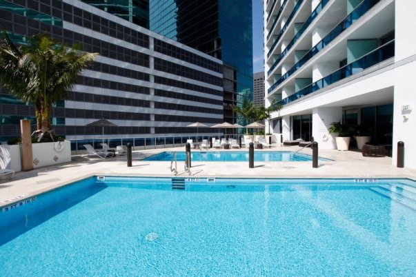 Cool Pools: Epic Hotel Miami | Five Star Alliance